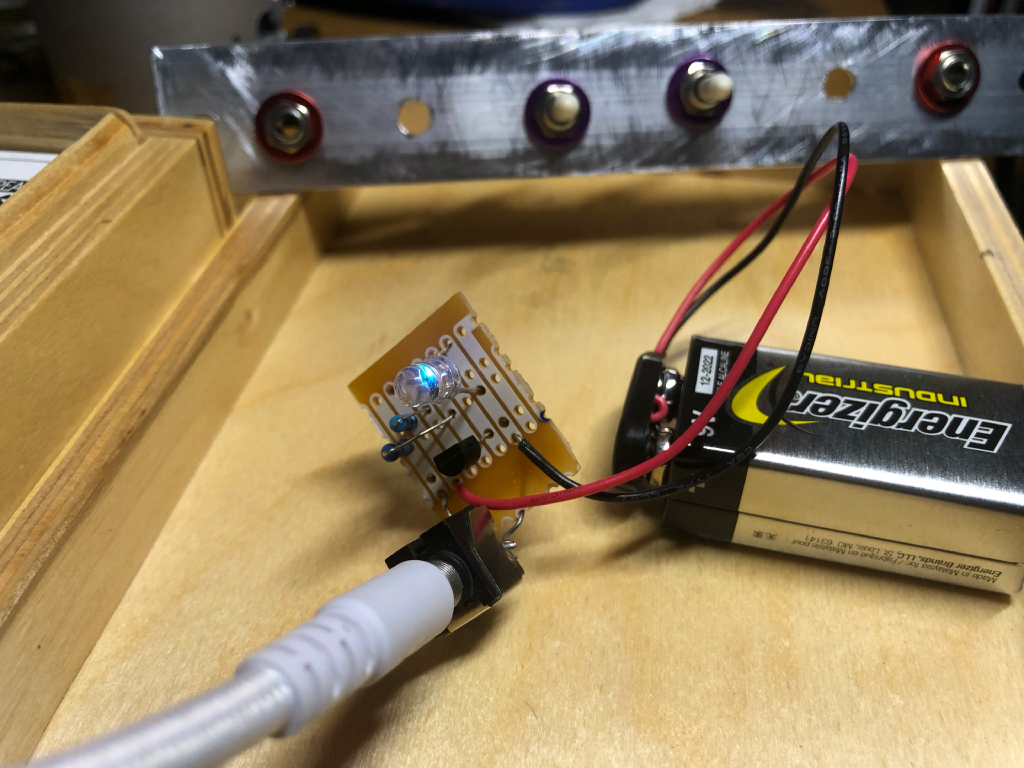 Craque-Mod Noise Toaster · Sounding